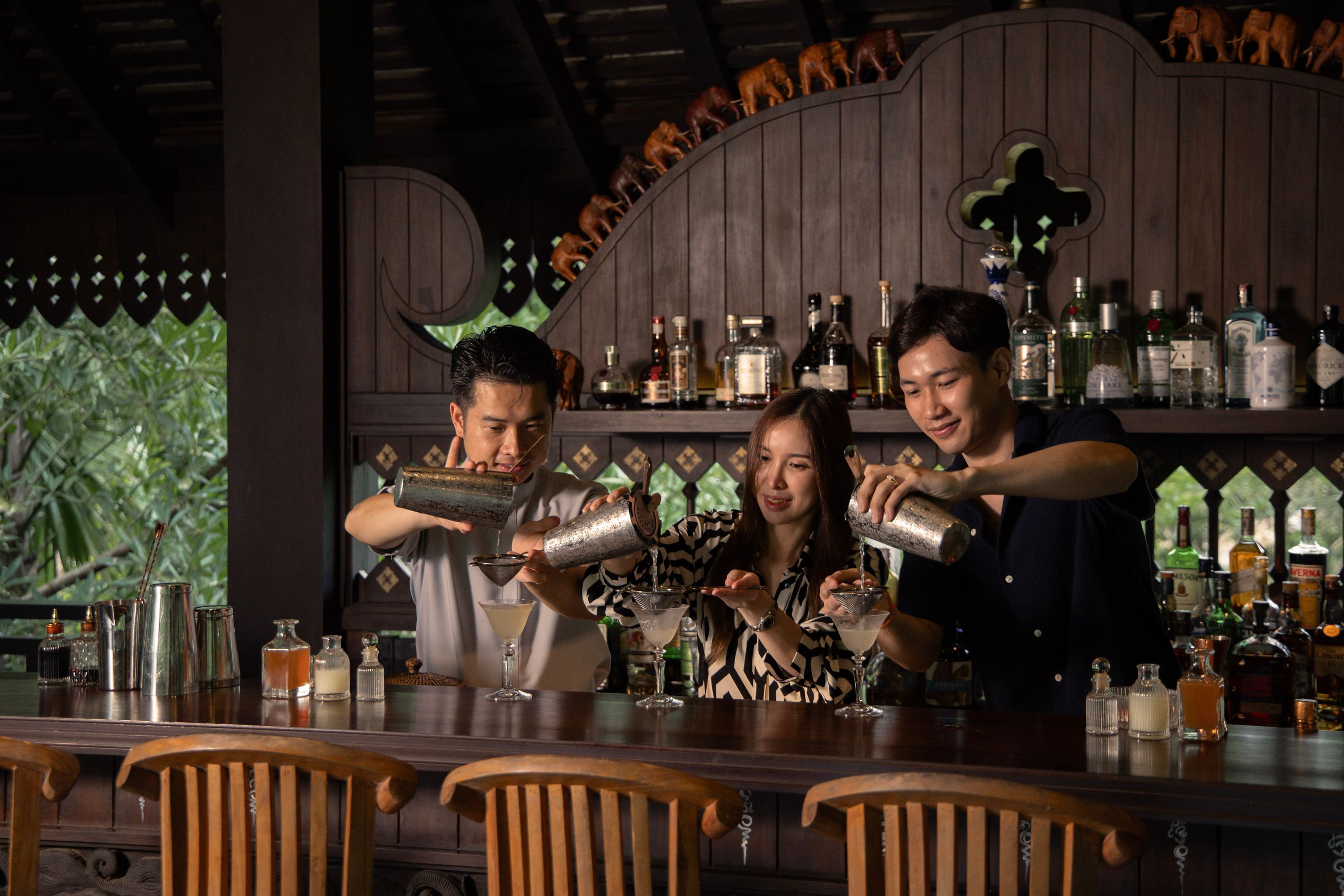 The Art of the Cocktail: A Mixology Masterclass | Rosewood Luang Prabang