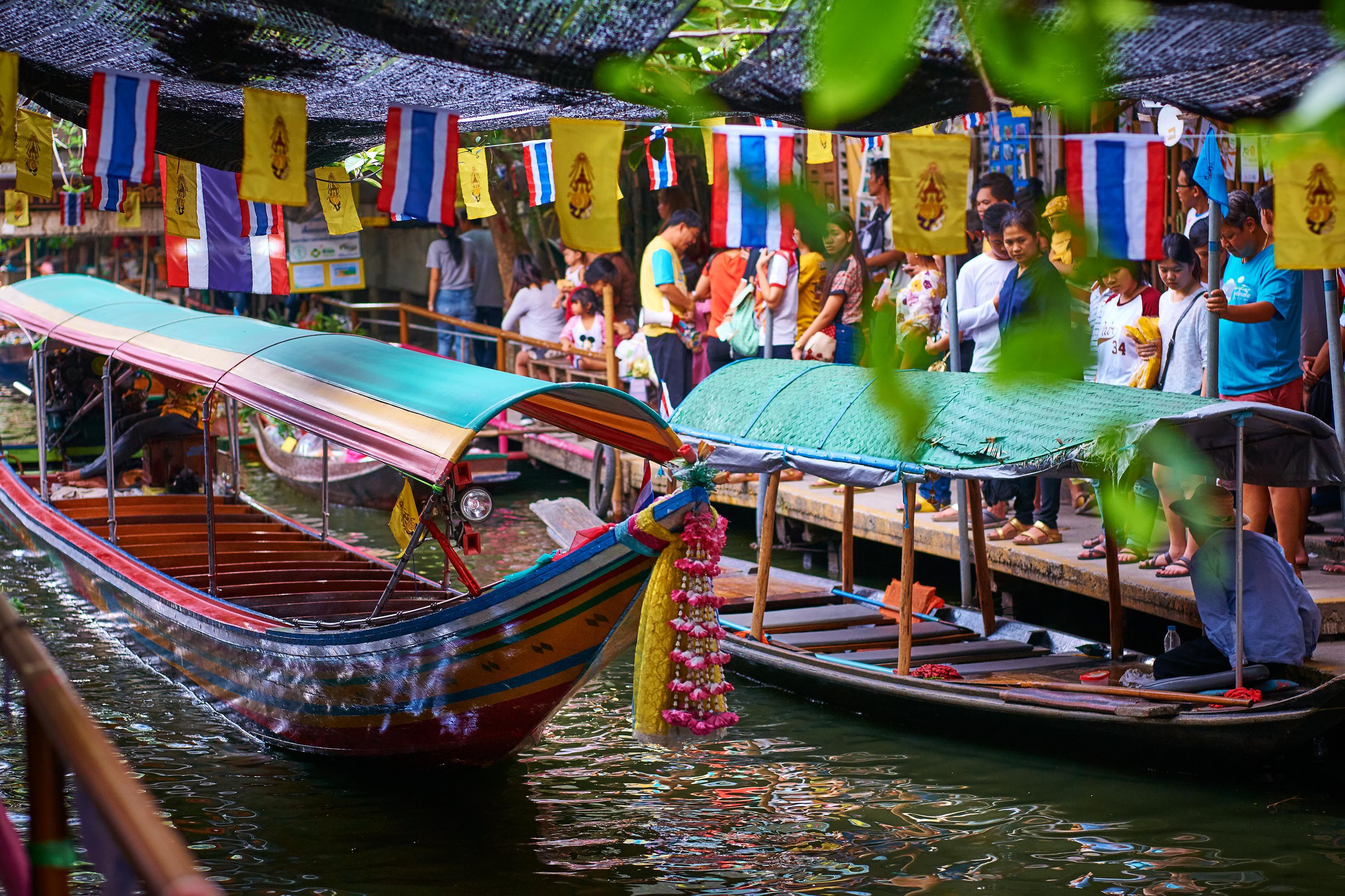 Floating Market Near Bangkok | Rosewood Bangkok