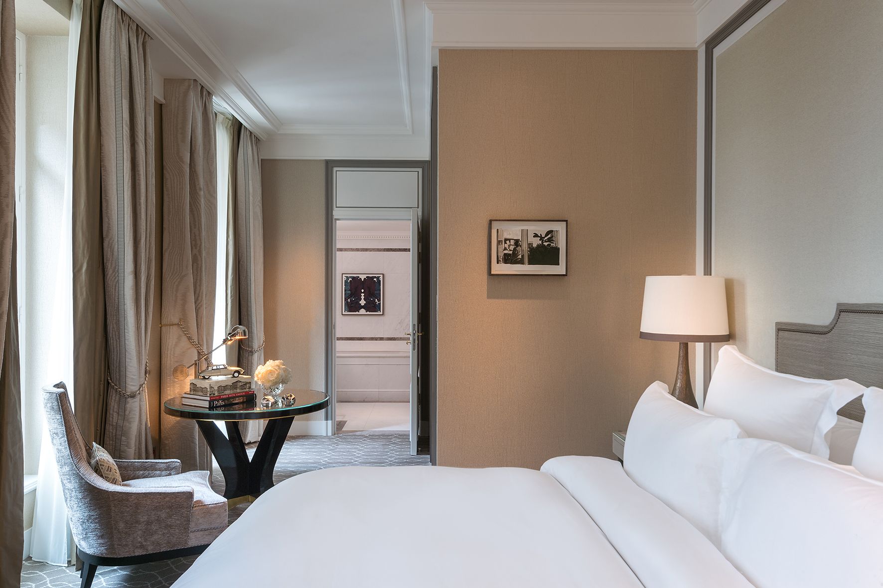 Luxury Deluxe Rooms in Paris | Rosewood Hôtel de Crillon