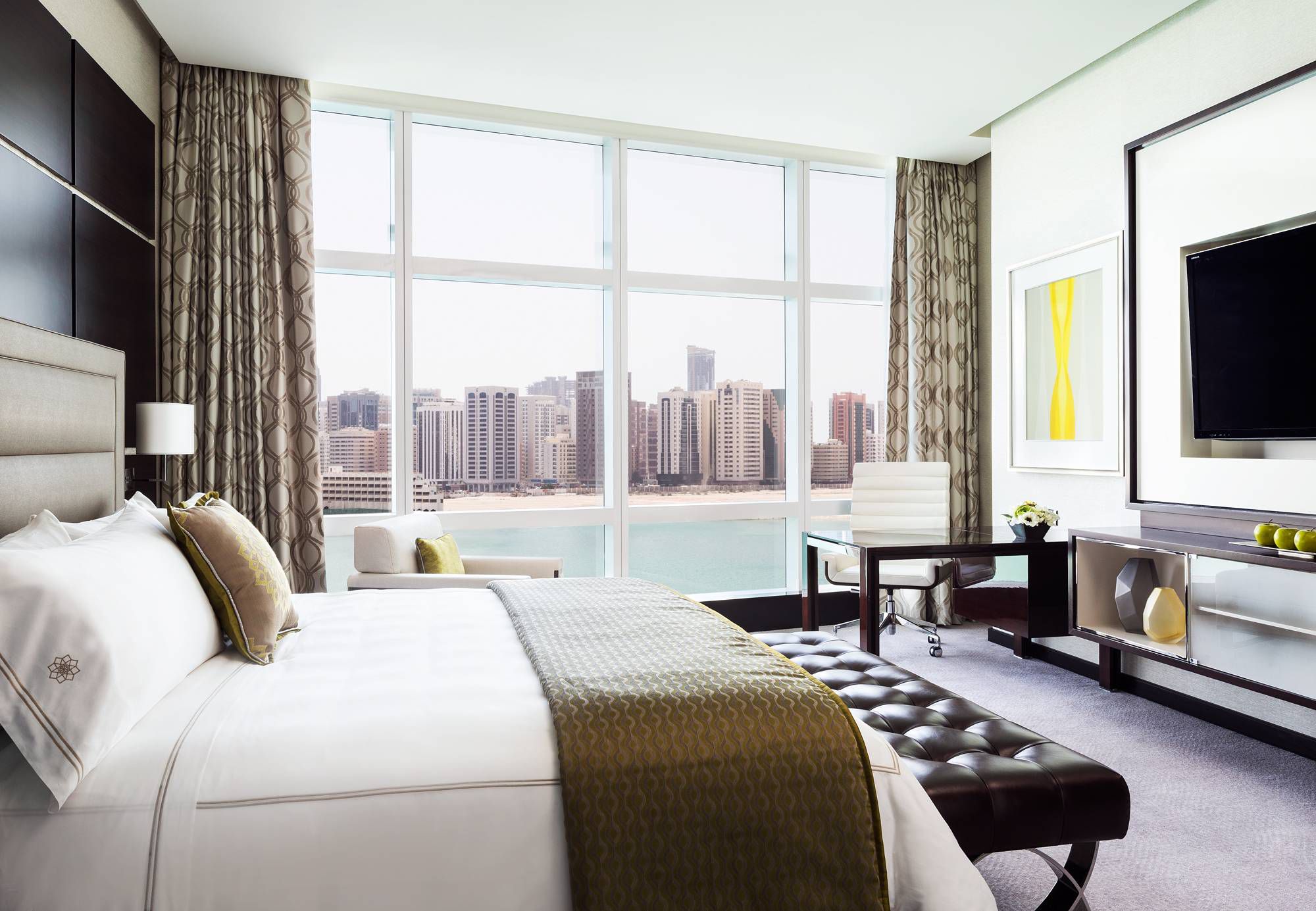 Manor Club Room | Abu Dhabi Business Hotel | Rosewood Abu Dhabi