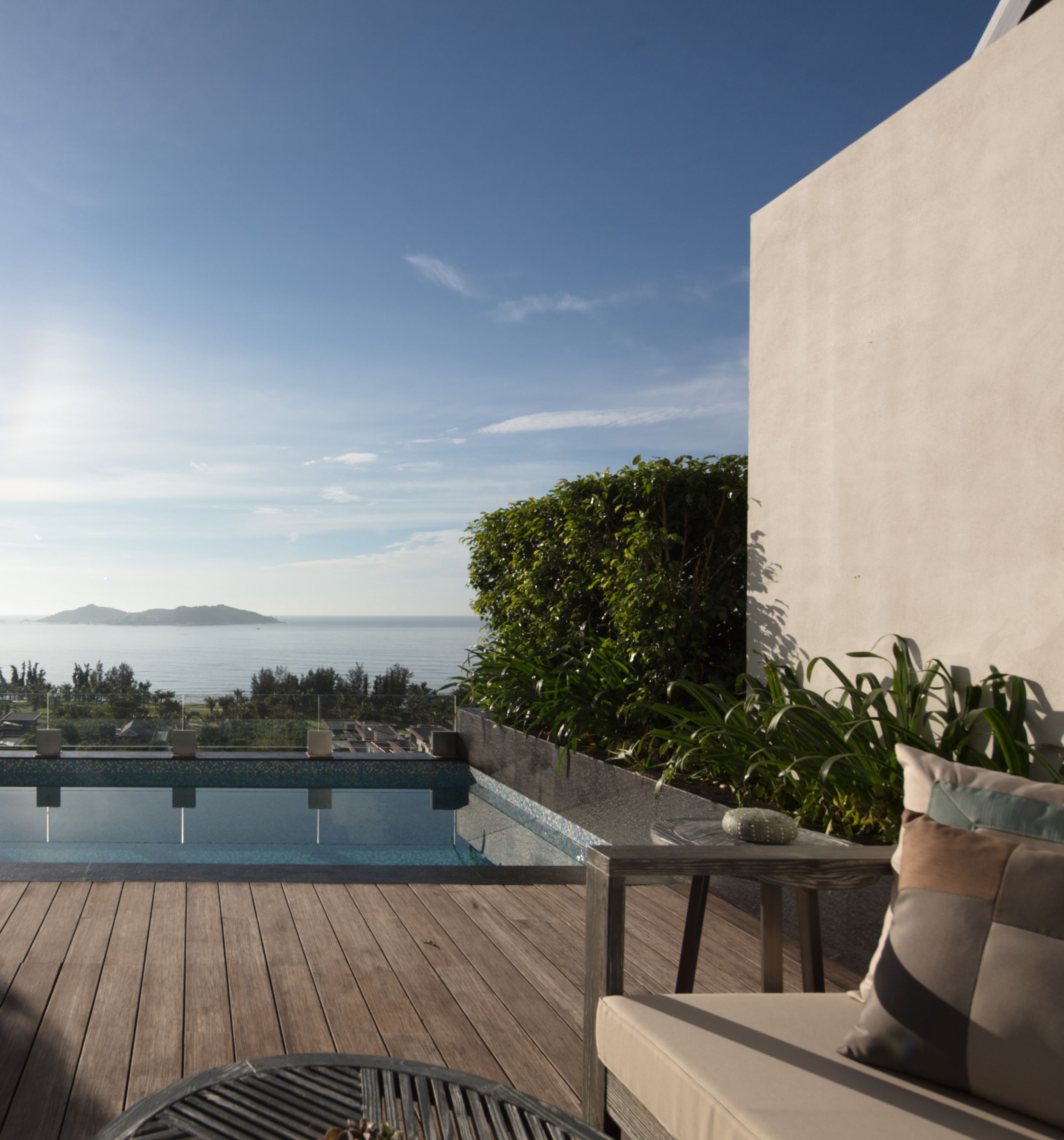 Seascape Ocean View Pool Room | Sanya Island Resorts | Rosewood