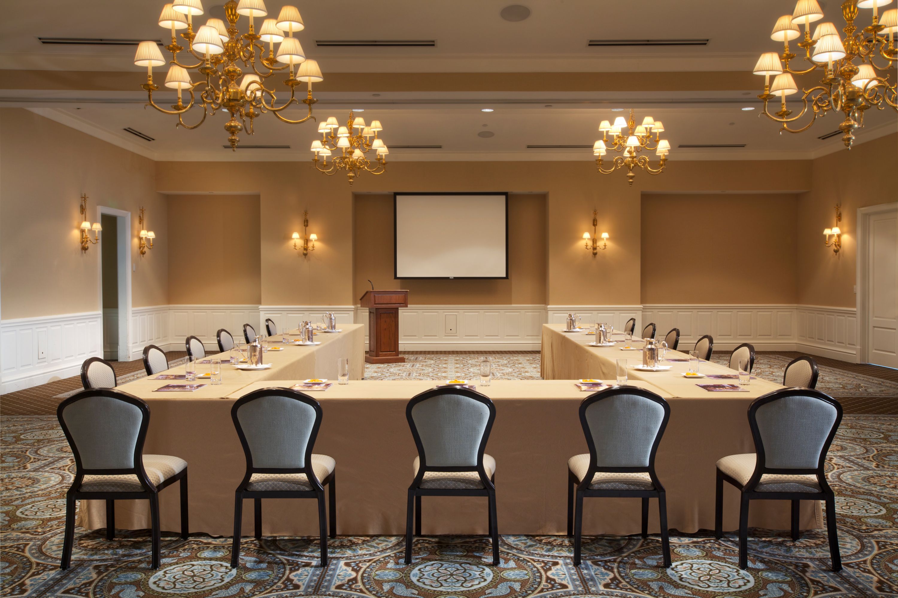 Bermuda Hotel Capacity Chart